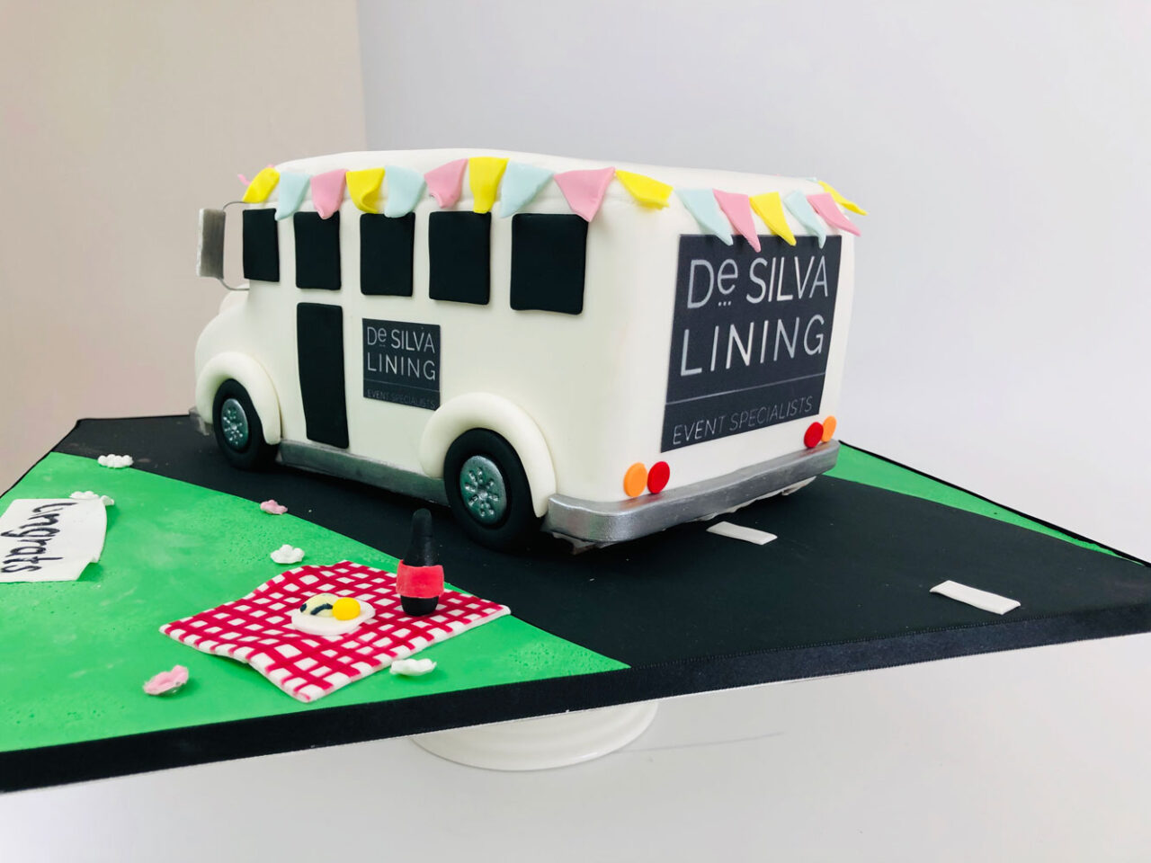 3D Bus | Fantasy Cakes