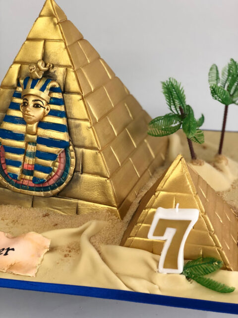 Egyptian Pyramid | Fantasy Cakes
