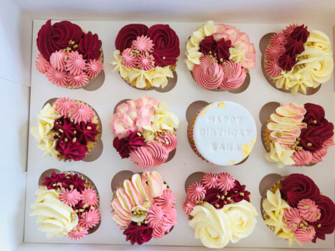 Burgundy Cupcakes | Fantasy Cakes